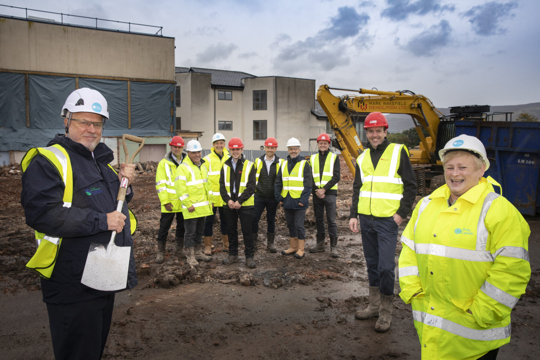 Partneriaid yn dod at ei gilydd i nodi dechrau gwaith gwerth £12.2 ...